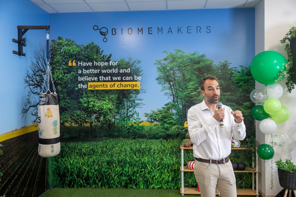 Biome Makers Wins 2023 Agtech Breakthrough Award For Agtech Data